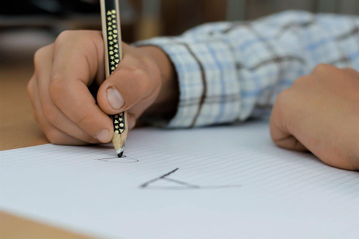 Does Tracing Improve Handwriting? (And Free Resources)Making English Fun